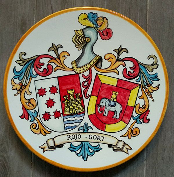 Escudos de apellidos en plato | Cerámica Artística | Matilde